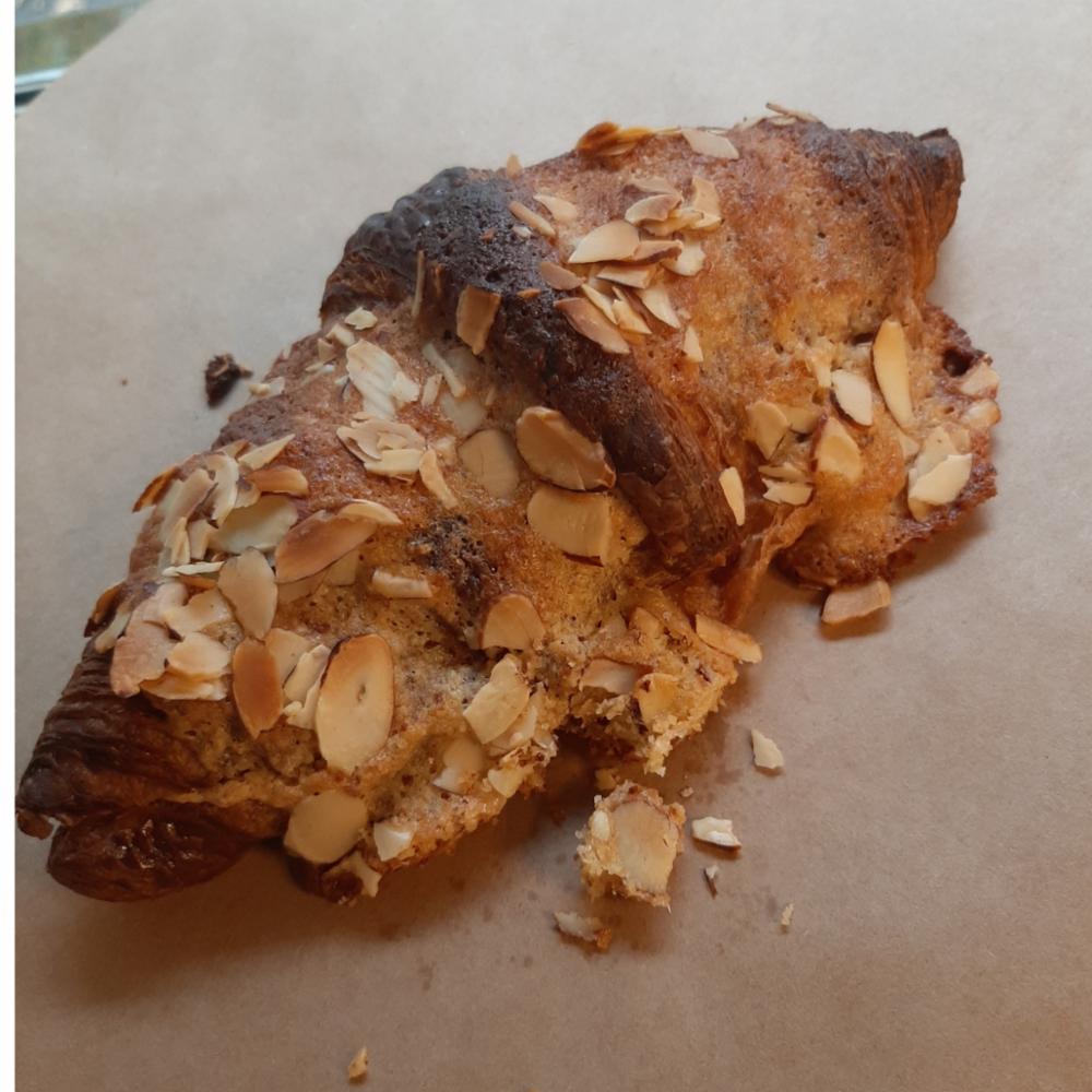 Mandel croissant | Condelica AS